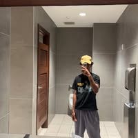 Quinton Bradshaw – Medium