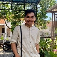 Arie Fauzi – Medium
