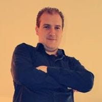 Tom Van Mierlo – Medium