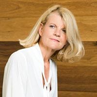 Yvonne Bowyer – Medium