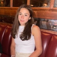 Ava Stein – Medium