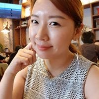 Eva Lee – Medium