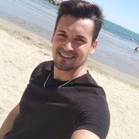 Naldo Gomes – Medium