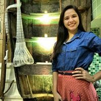 Yamilles Nascimento – Medium