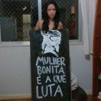 Viviane Rocha – Medium