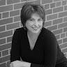 Lori Savitch – Medium