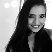 Karine Soares de Mello – Medium