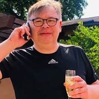 Stephen Jones – Medium