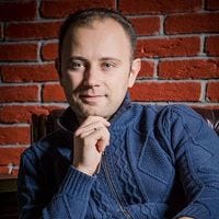 Kirill Romanenko – Medium