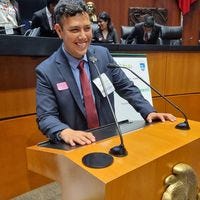 Irving Rosales – Medium