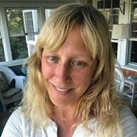 Elizabeth Dreyfuss – Medium