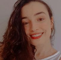 Lara Resende – Medium