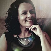 Fernanda Mello – Medium