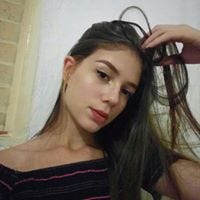 Camily Gomes – Medium