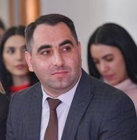 Simon Hakobyan – Medium