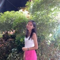 Reena Amberly – Medium