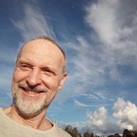 Estevão A Vukelic – Medium