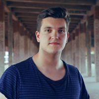 Daniel Lucas – Medium