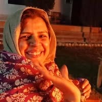 Umbreen Niaz – Medium