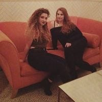 Anna Hughes – Medium