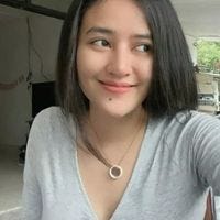 Syakira Cleoni – Medium