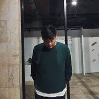 Hendro Barlow – Medium