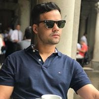 Lucas Pires – Medium