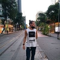 Raphael Ventura – Medium