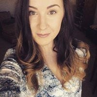 Lara Smith – Medium