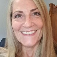 Vicki Ryan – Medium