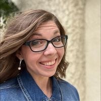 Amanda Pigott – Medium