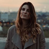Andreea Sabau – Medium