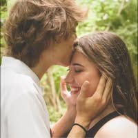 Madi Robinson – Medium