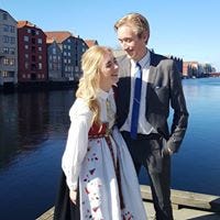 Christian Ringstad Schultz – Medium