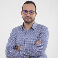 Elyes Manai – Medium