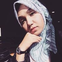 Zinéb Khalis – Medium