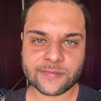 Guto Garcia – Medium