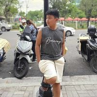 Lyell Areta – Medium