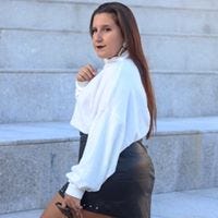 Leonor Castro – Medium