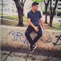 Vitor Camargo Rezende – Medium