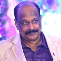 Ravi Vallabhaneni – Medium