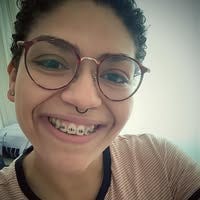 Thaís Silva – Medium