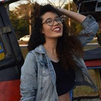 Malu Burlamaqui – Medium