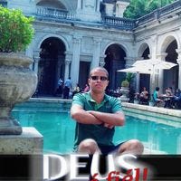 Vitor Rocha – Medium