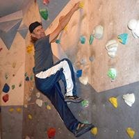 Alexander Fradis – Medium