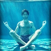 Zach Sarfat – Medium