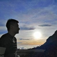 Isaac Tiong – Medium