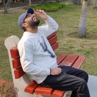 Paras Kanav – Medium