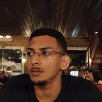 Luiz Henrique – Medium