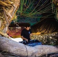 Vitor Alves – Medium